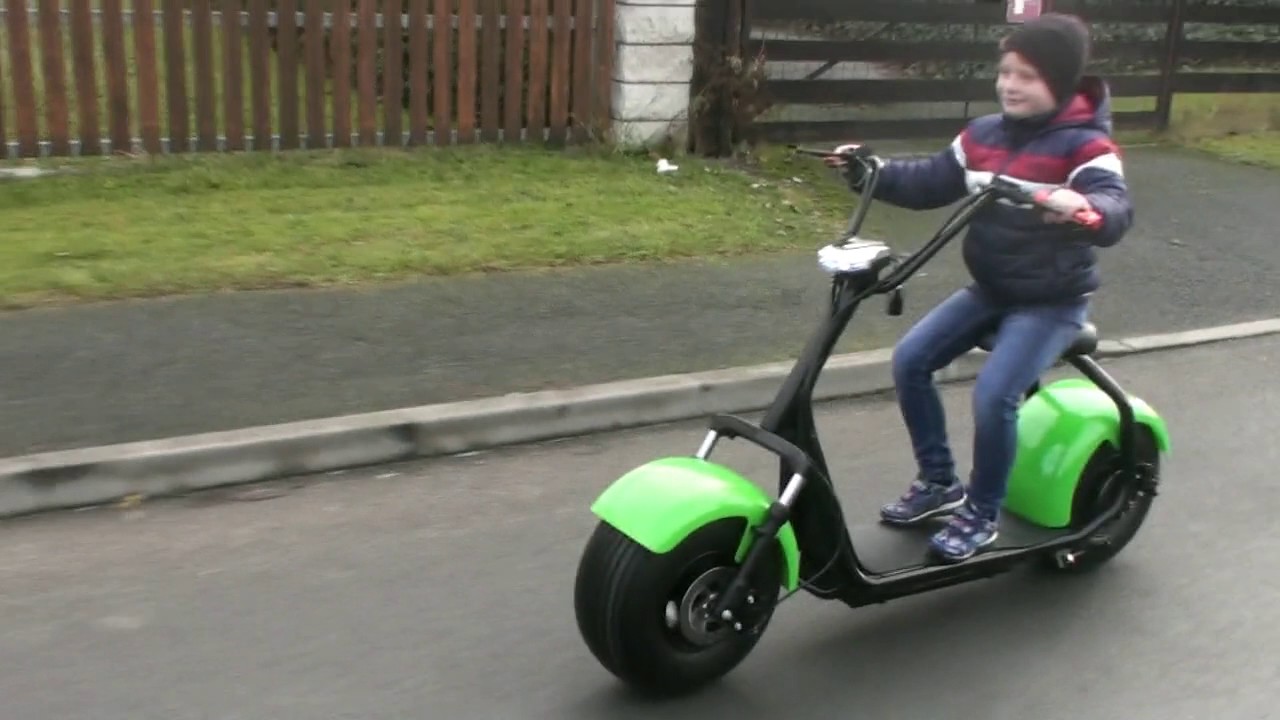 Elektrická koloběžka Chopper 1000 W a Flash Rider X-I na cestě pro ...