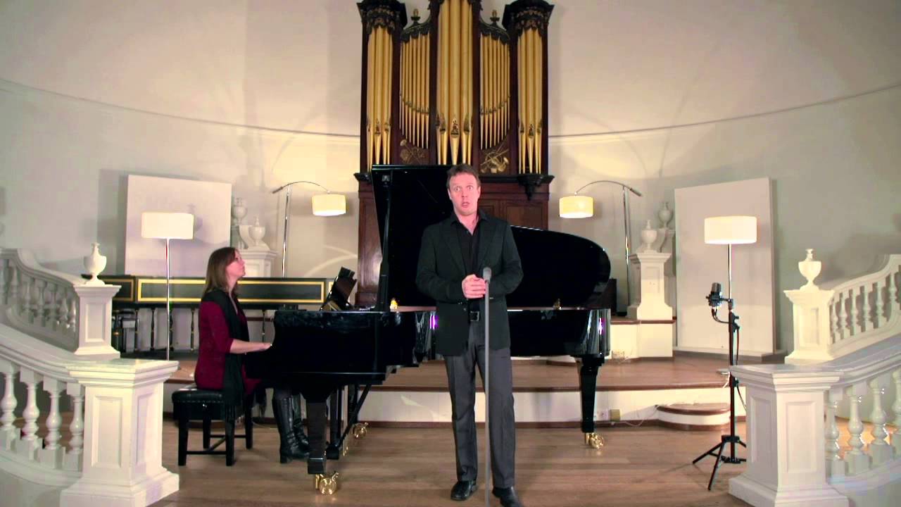 Watch Adrian Dwyer sing an excerpt from Mozart's Die Entführung aus dem ...