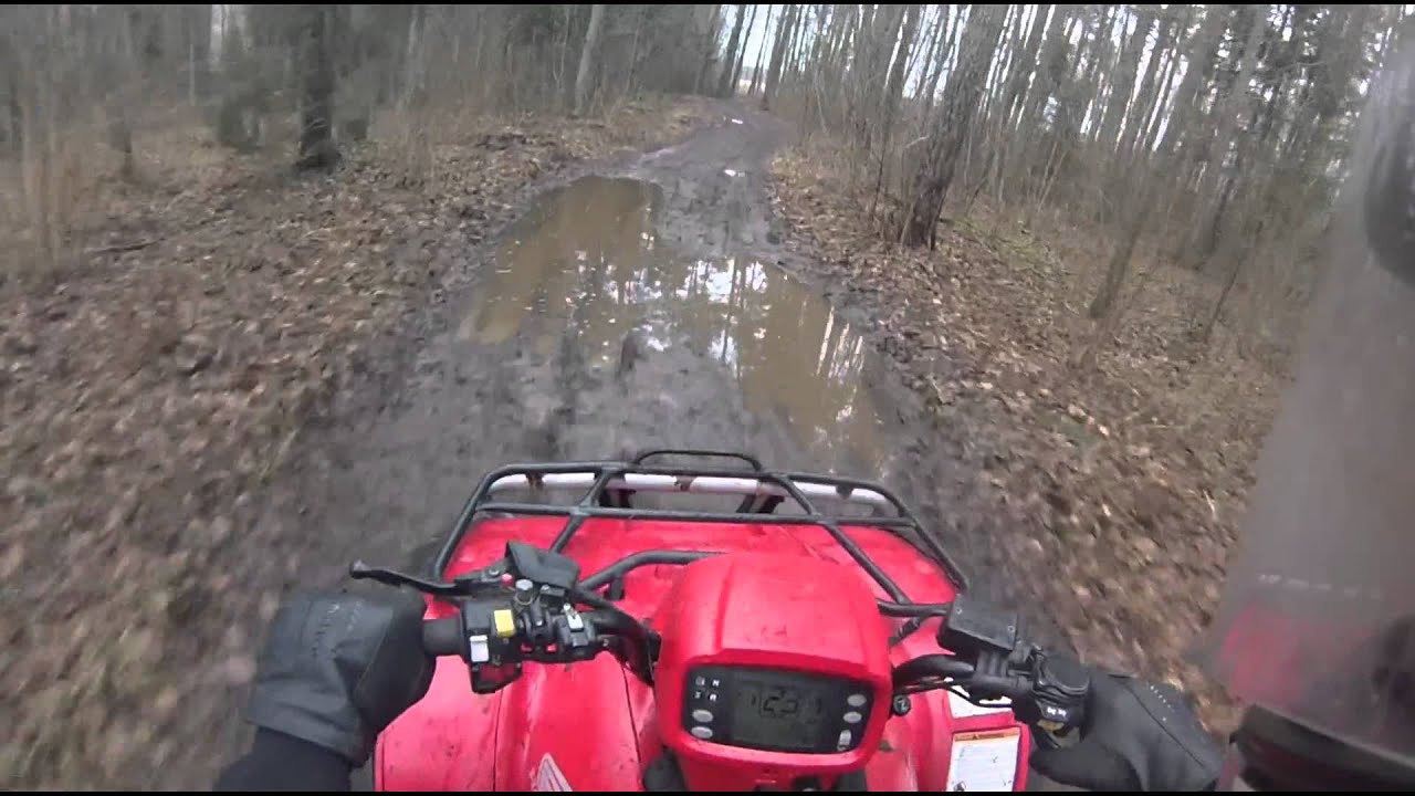 HONDA FOREMAN 4x4 500cc GoPro riding through mud on spring - YouTube