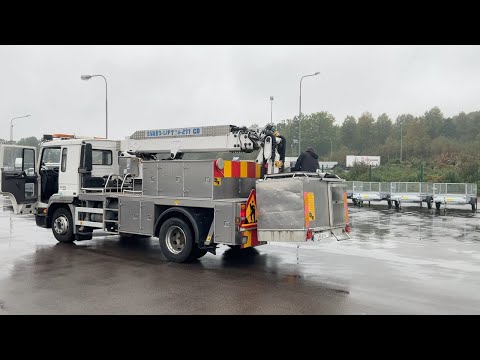Köp Lastbilslift Volvo FL220 med Svabo lift på Klaravik