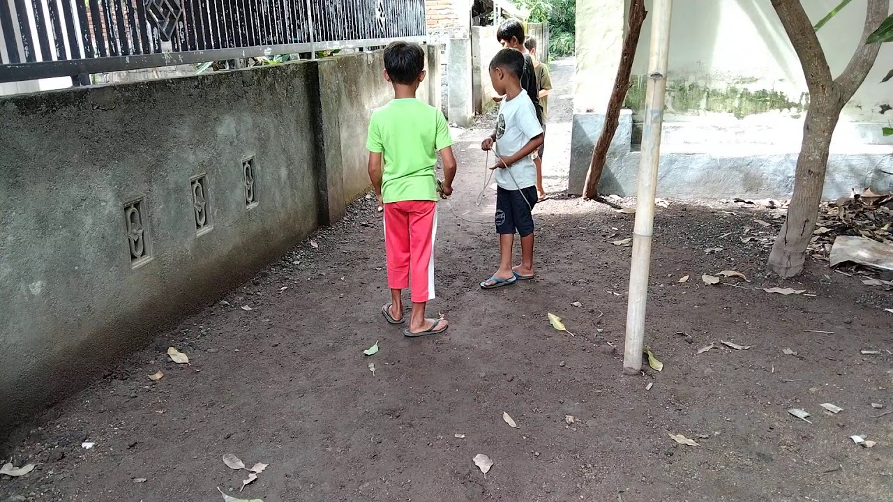 Permainan Tradisional (begasingan) masih digemari bocah Lombok dengan ...