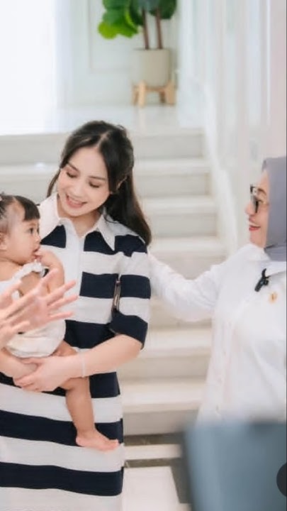 Tth Lily bertemu ibu Mentri di temenin mama papa nya👍#babylily#babyrans#baby#raffinagita# ...