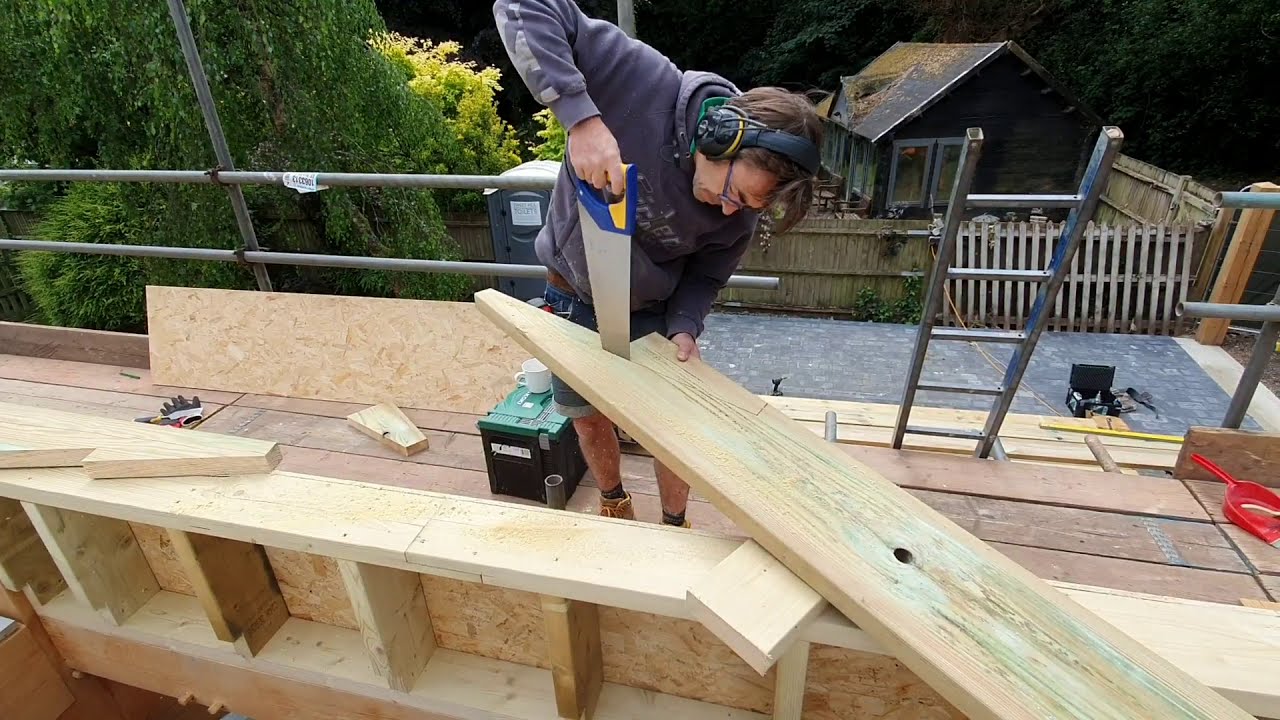 Cutting a scarf joint for a carpenters roof - YouTube