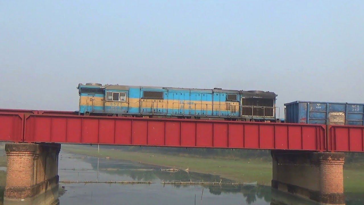 Most Powerful 3300 Hp WDM3D diesel locomotive ll Freight Train Crossing ...