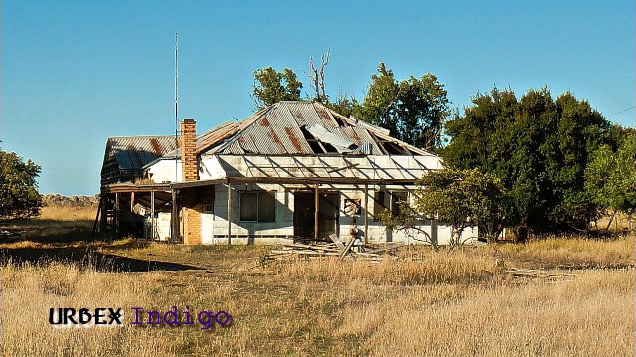Abandoned- Old Farm House eerie and desolate! A family abandoned this ...
