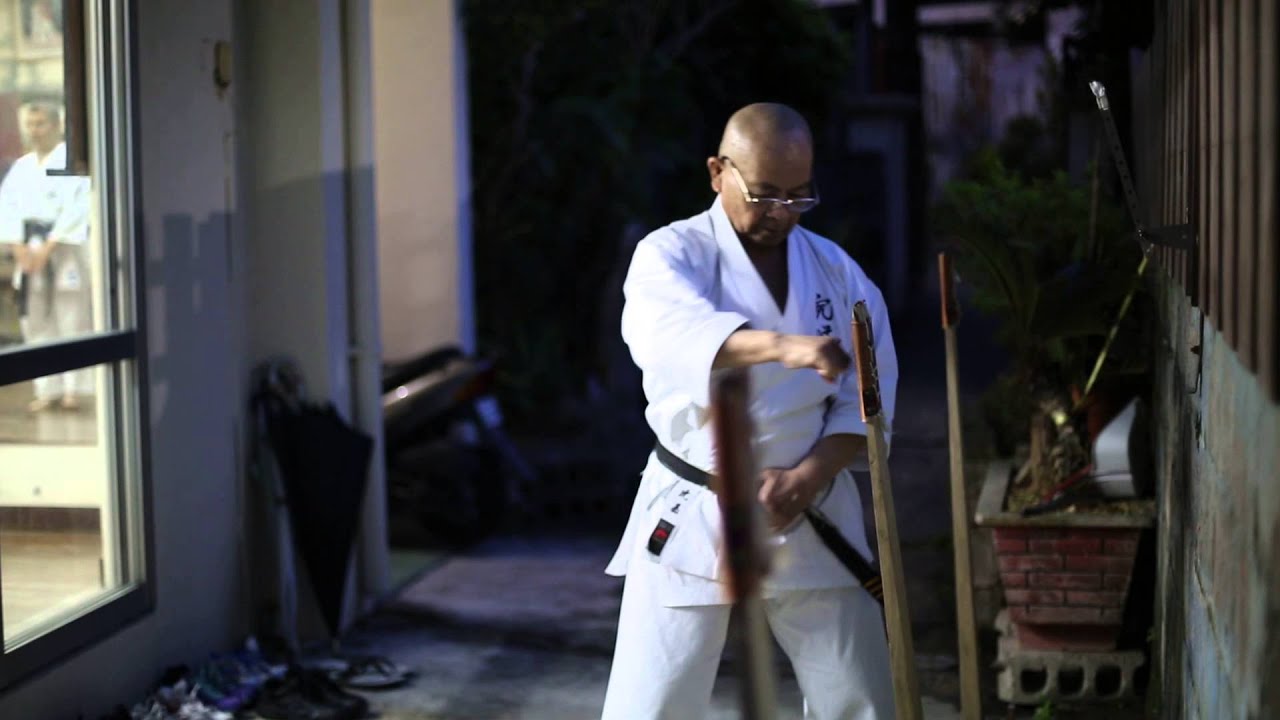 Grandmaster Minoru Higa hitting Maliwara & Patrick Rault Sensei - YouTube