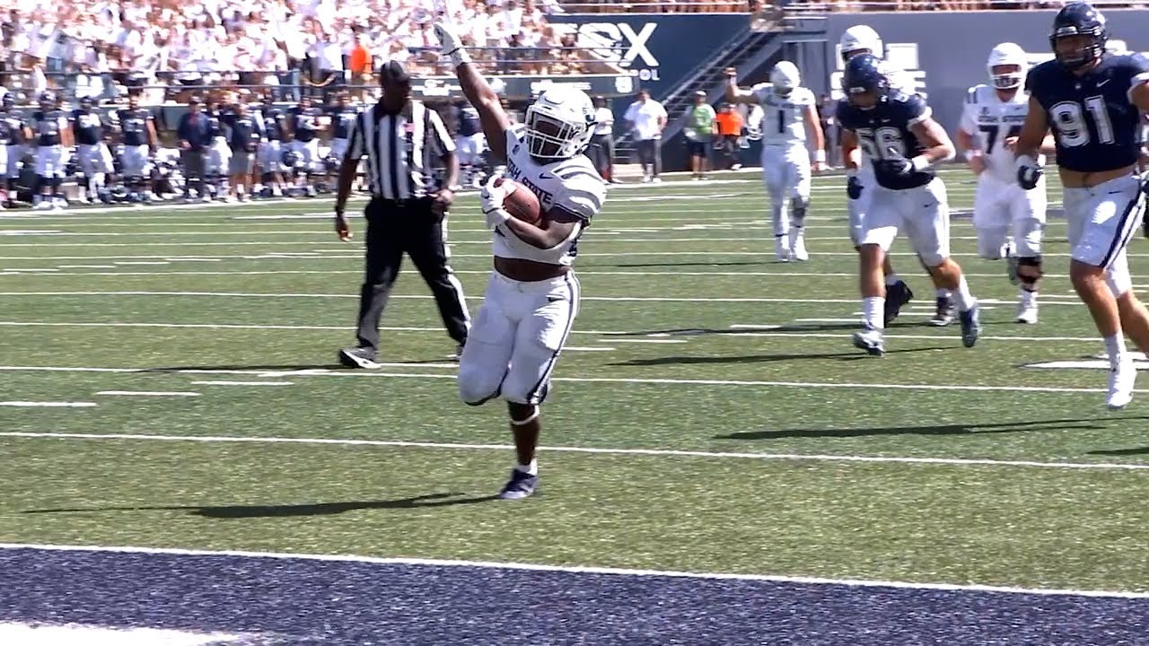 USU beats UConn, 31-20 - YouTube