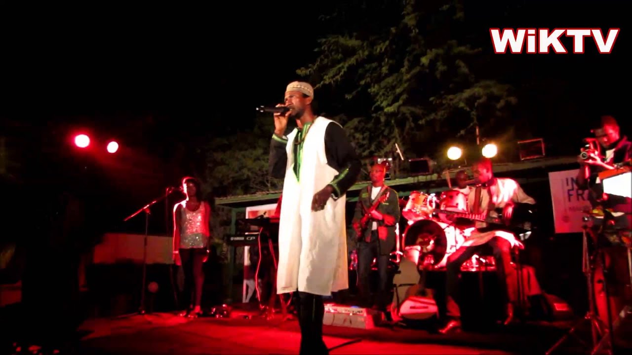 Ziza en live pour la sortie de son album Andou - YouTube