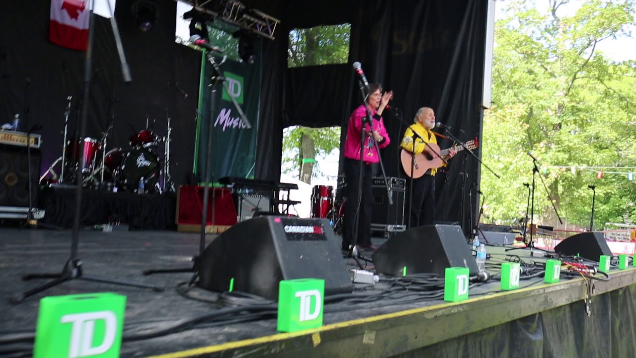 Skinnamarink - clip by Sharon and Bram - YouTube