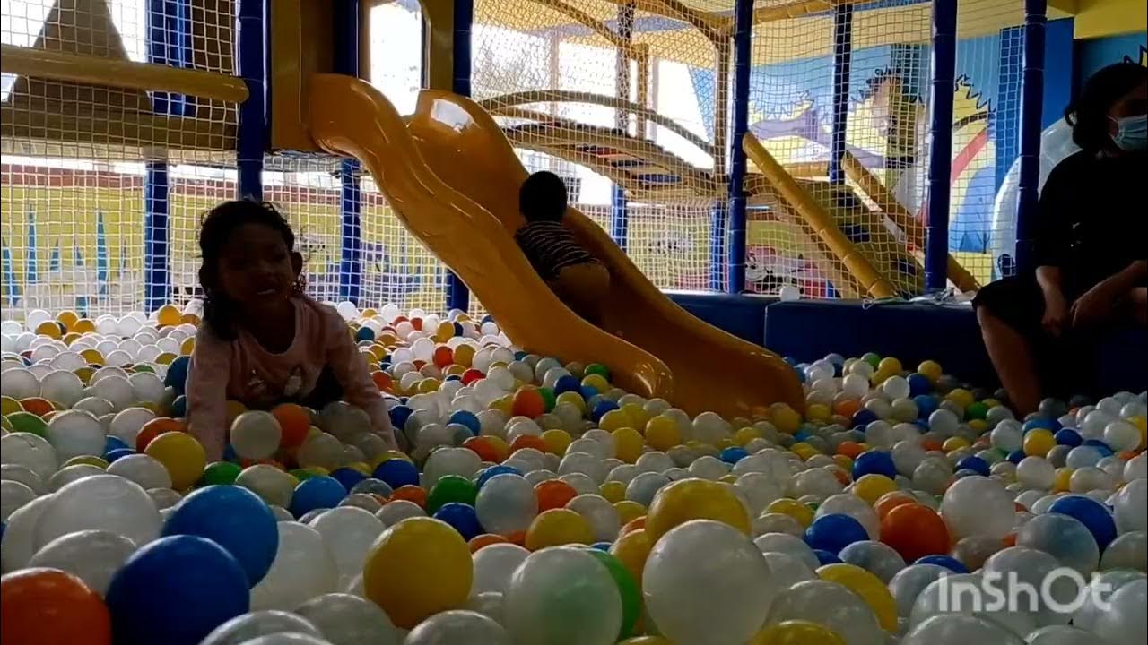 Play time @ Bee Season BSD Plaza - YouTube