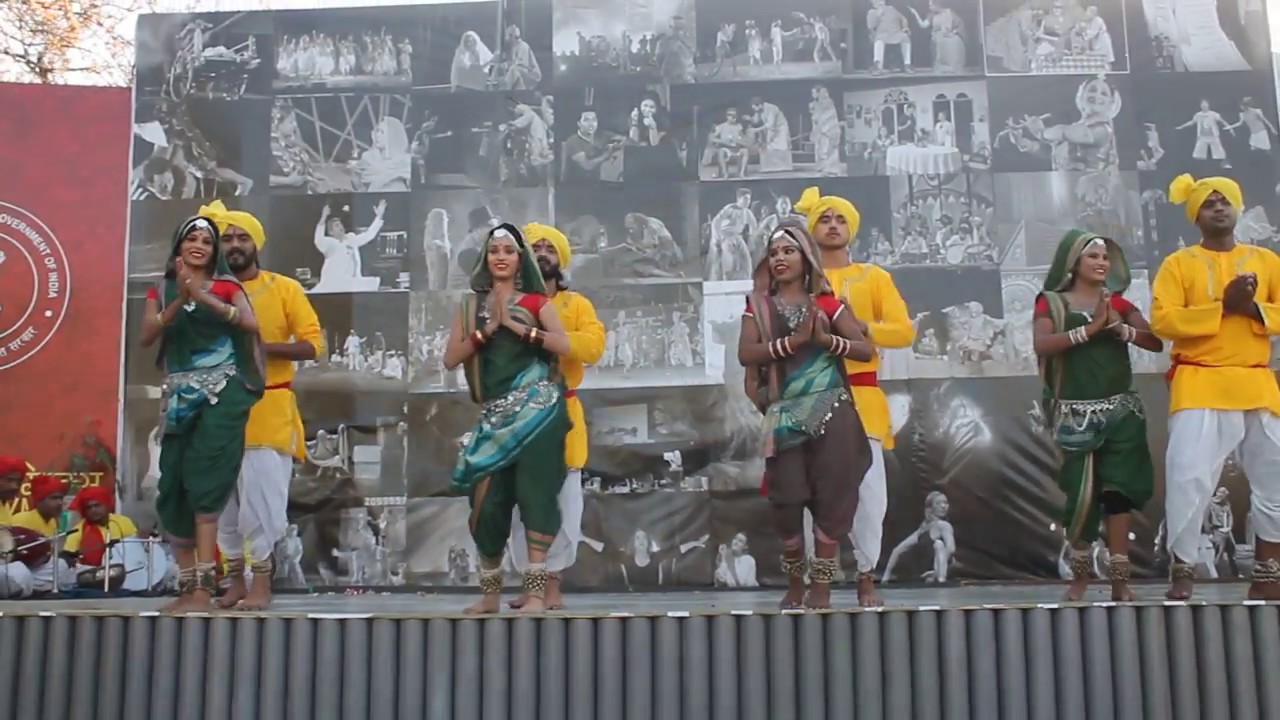 Bundelkhandi Dance Performance - YouTube