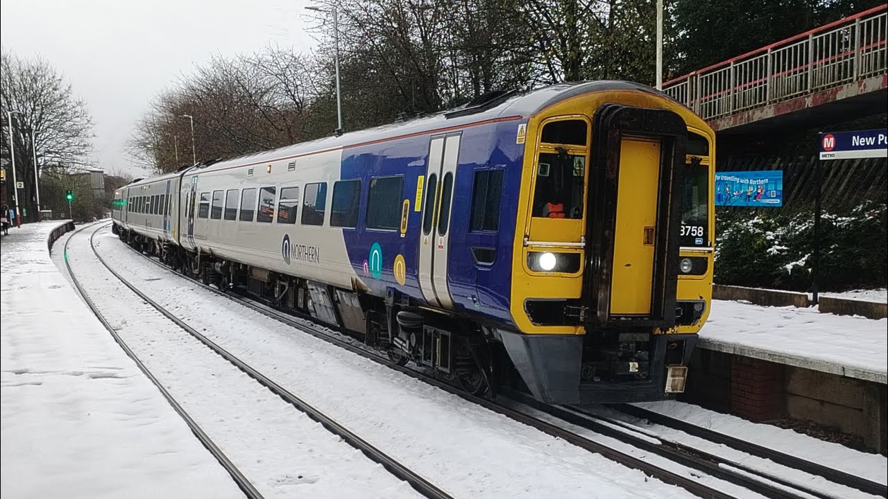 158758 in the snow at new pudsey - YouTube