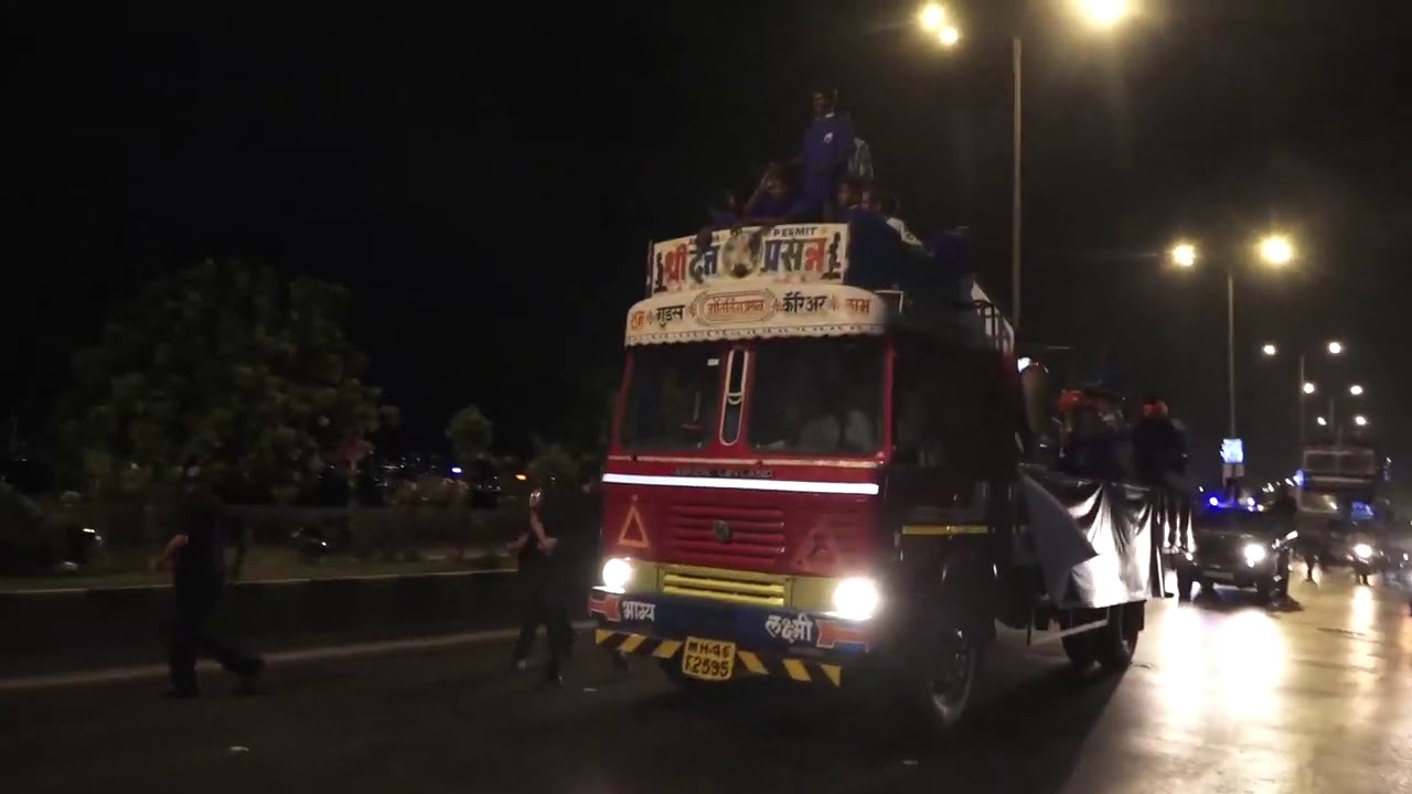 Team Mumbai Indians Celebrate There Fourth IPL Victory With Fans In An ...