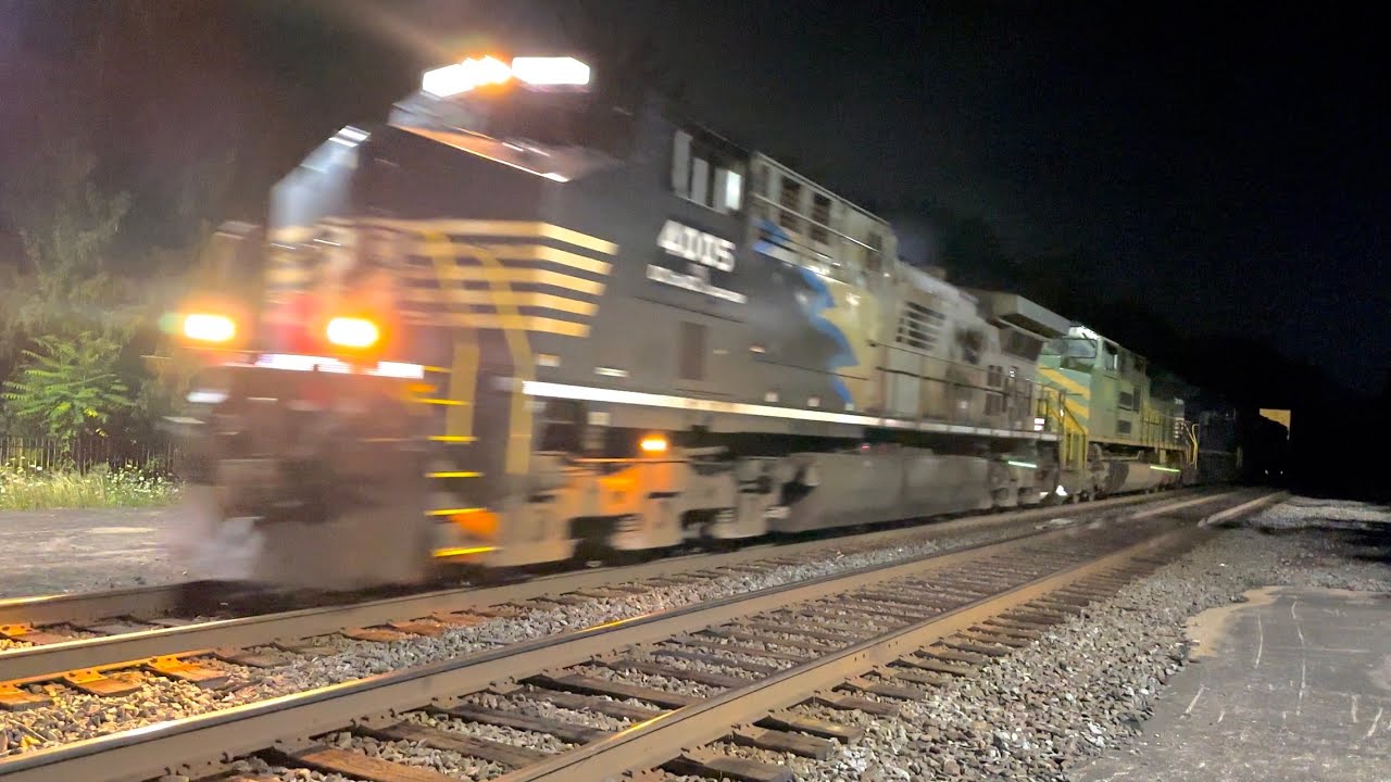 A Busy Night Railfanning on the NS Pittsburgh Line - Greensburg, PA ...