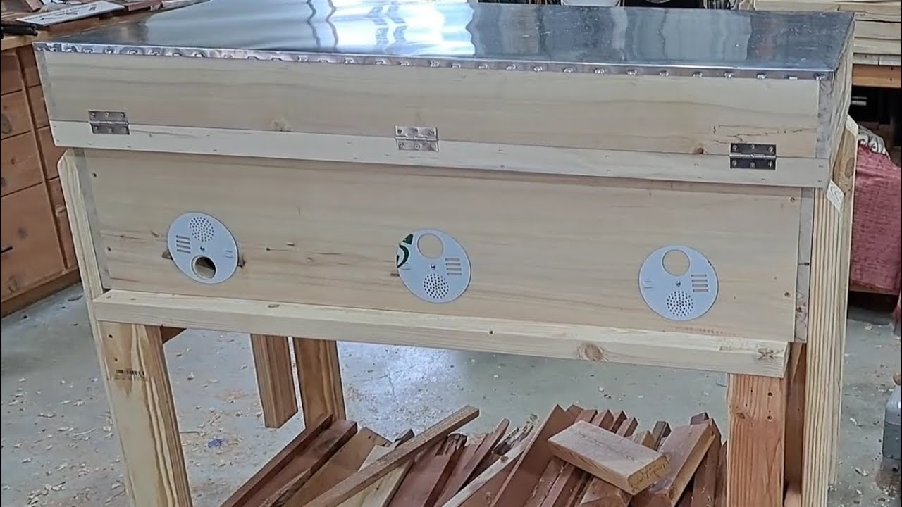 Cottonwood Long Langstroth Hive - YouTube