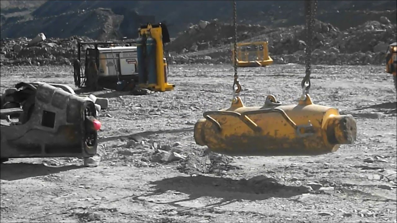 Removing Wedges from Sockets - YouTube