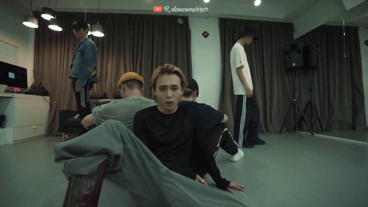 Dawn - 'Money' dance practice [mirrored] - YouTube