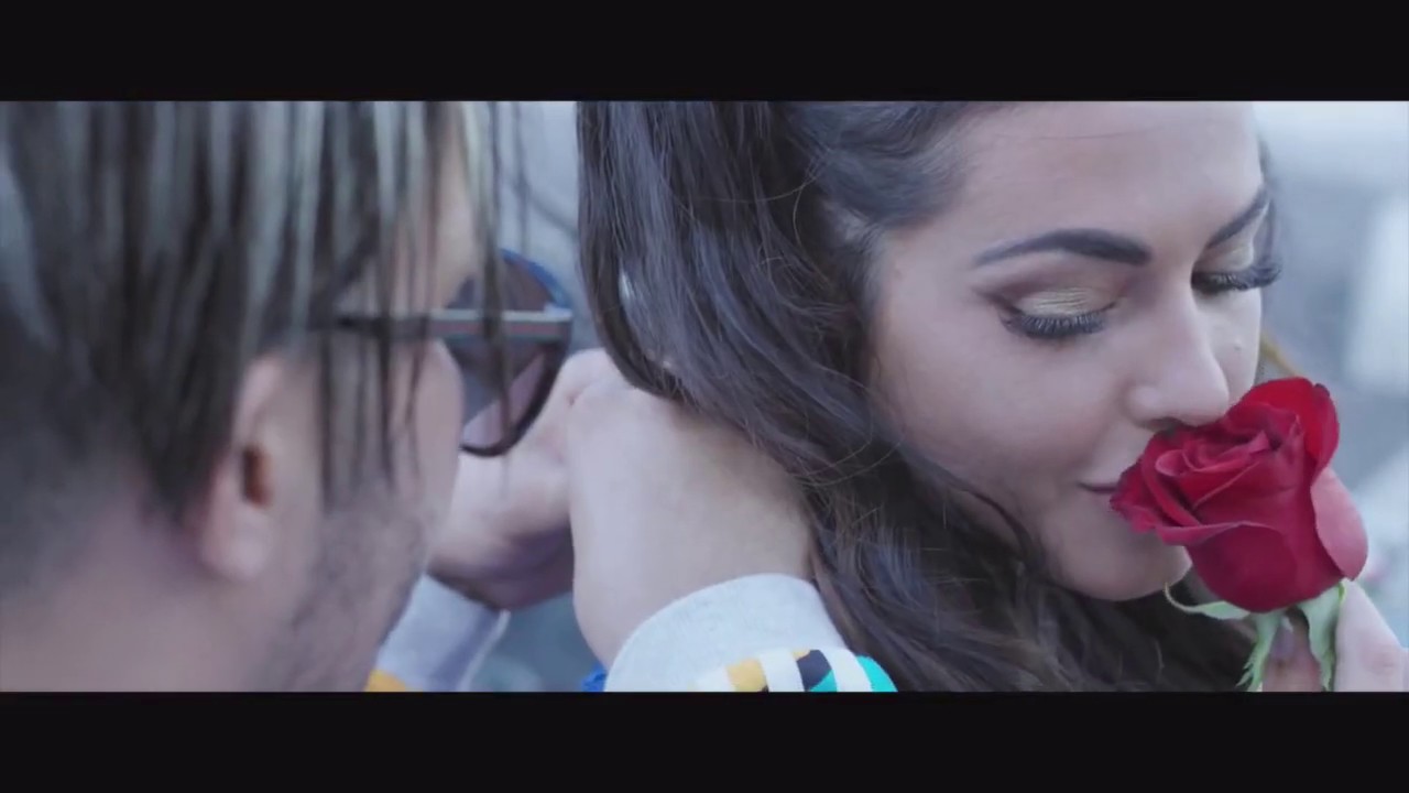 Le zap Du Net présente Jul Ma jolie L'ovni Mon bijou Wesh alors collage ...