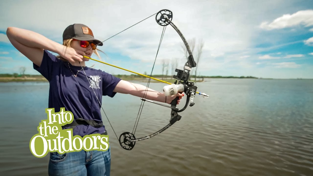 Bowfishing Common Carp - YouTube