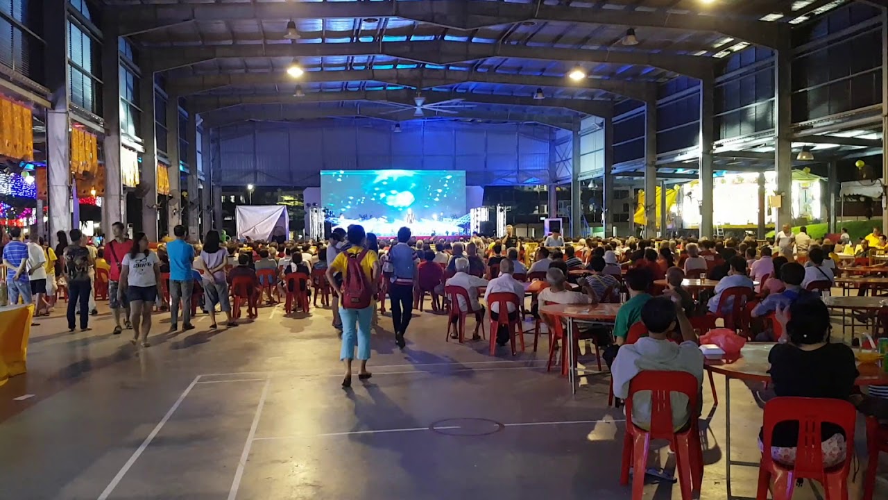 Yishun Blk 123 Getai Show - YouTube