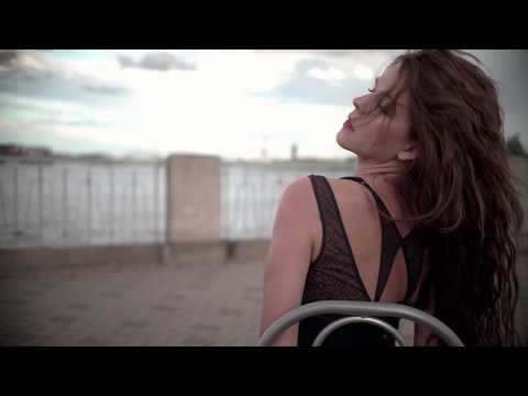 Soft strip plastic horeography/ Shakira Illegal