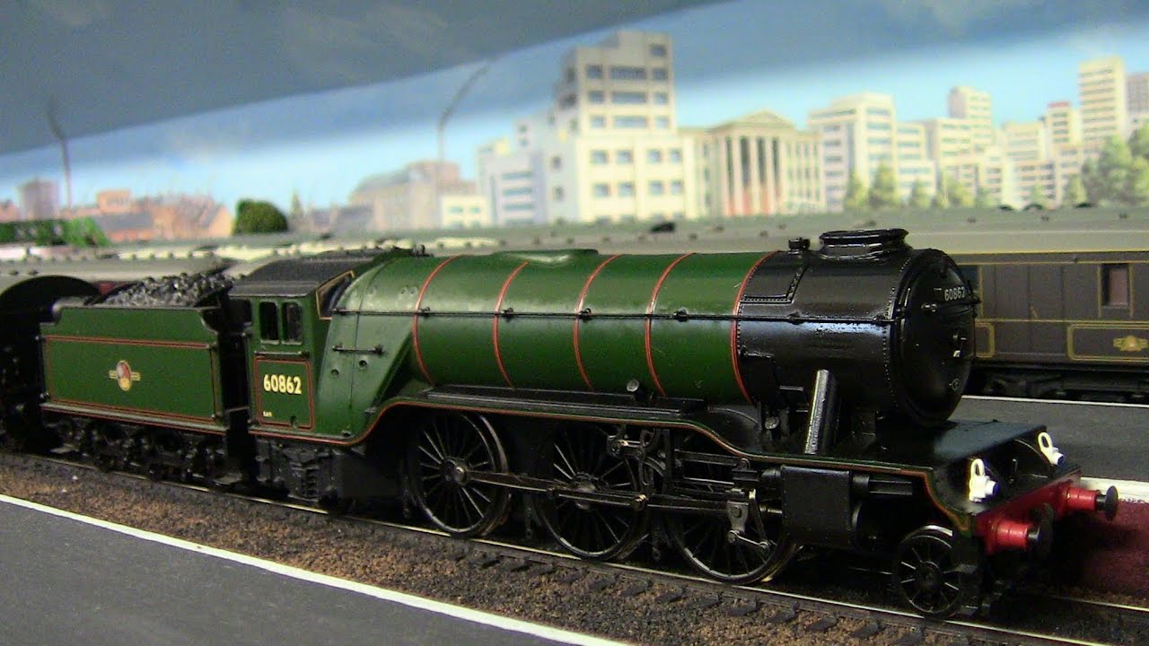 OO gauge Layout, Loco's with Smoke & Sounds No55 - YouTube