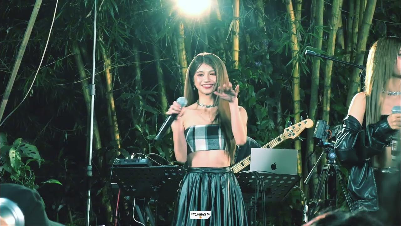 [4K] 241122 WALANG BIRUAN - KAIA CHARLOTTE FOCUS 직캠 (LIVE BAND VERSION) - YouTube