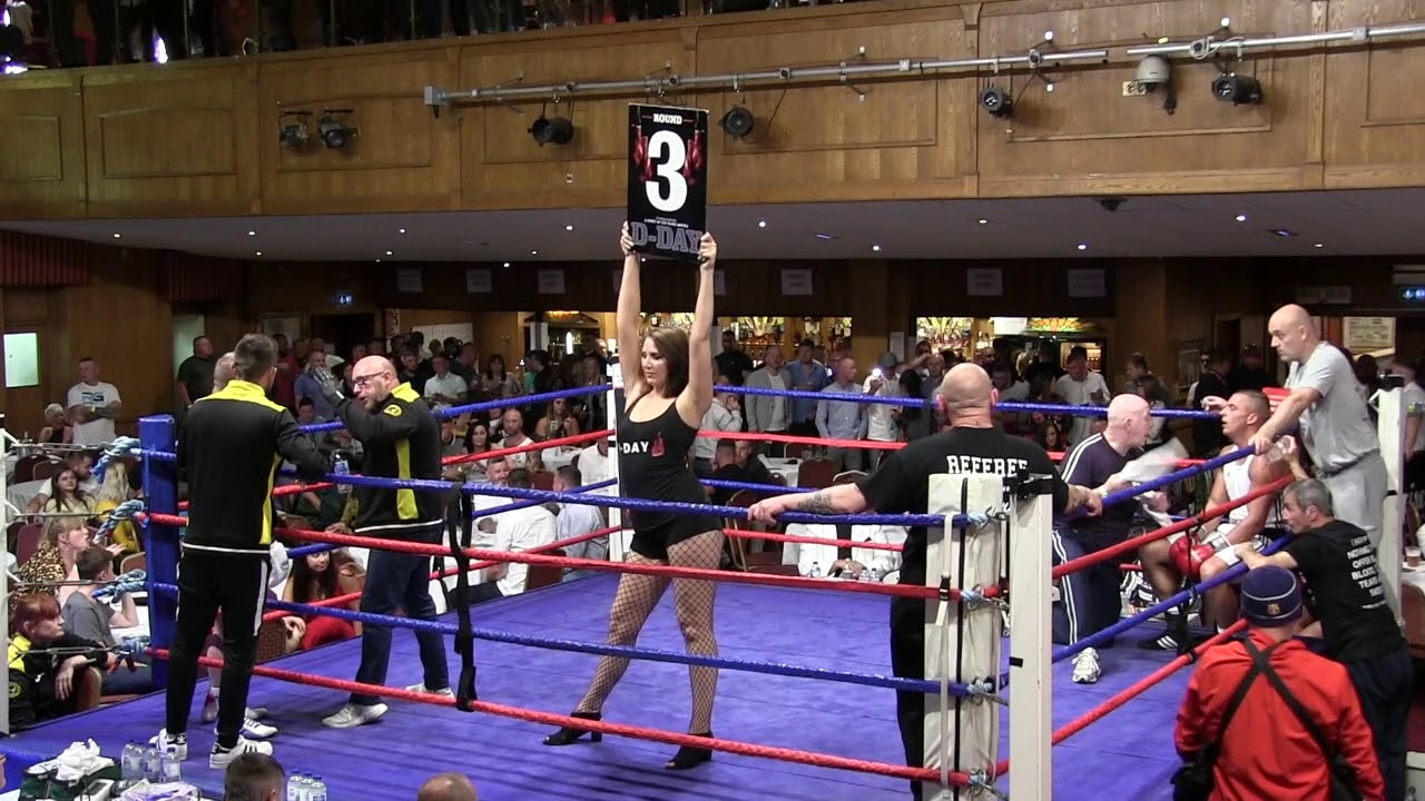 DDAY XXI Eddie Doyle v Daz James - YouTube