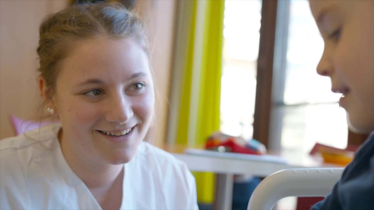 Ausbildung zur Pflegefachfrau/ zum Pflegefachmann für Kinder - YouTube
