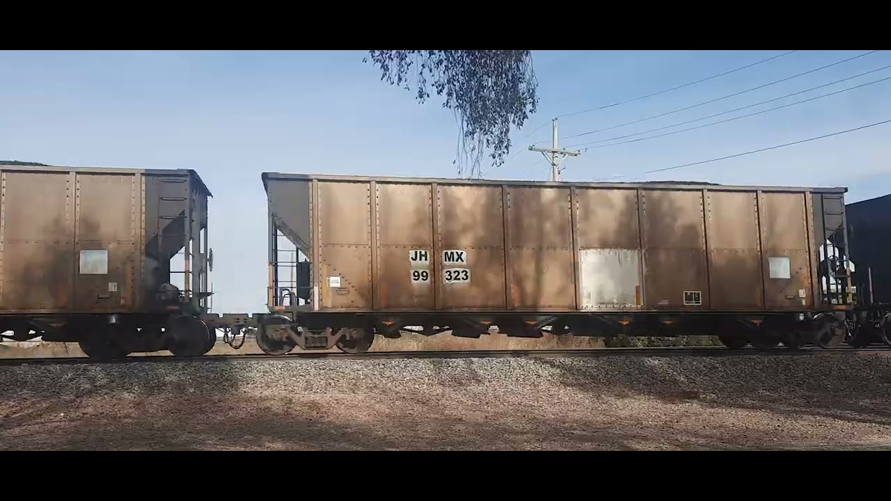 BNSF 3656 leading loaded coal train in Grand Island - YouTube