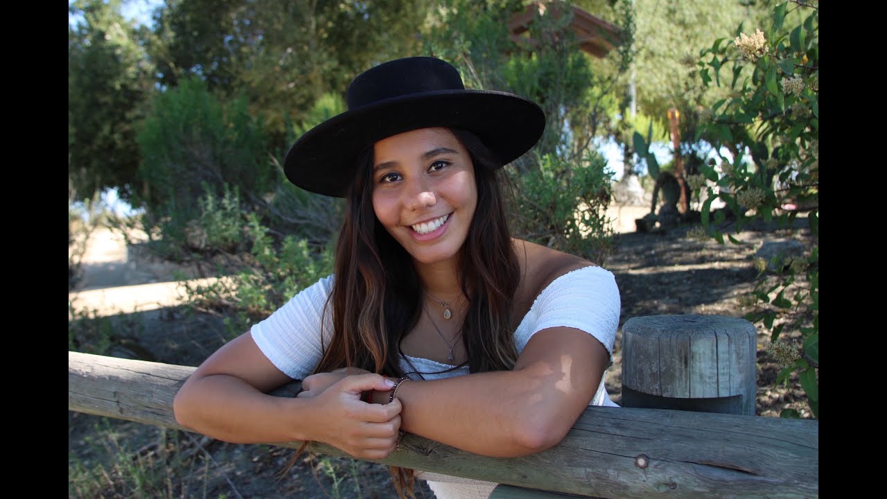 IE University Express Yourself- Andrea Felix - YouTube