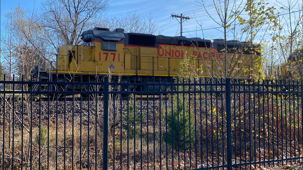 EMD 645 Cold Start in LS - YouTube