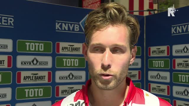 Thomas Verhaar scoorde en kreeg een rode kaart - YouTube