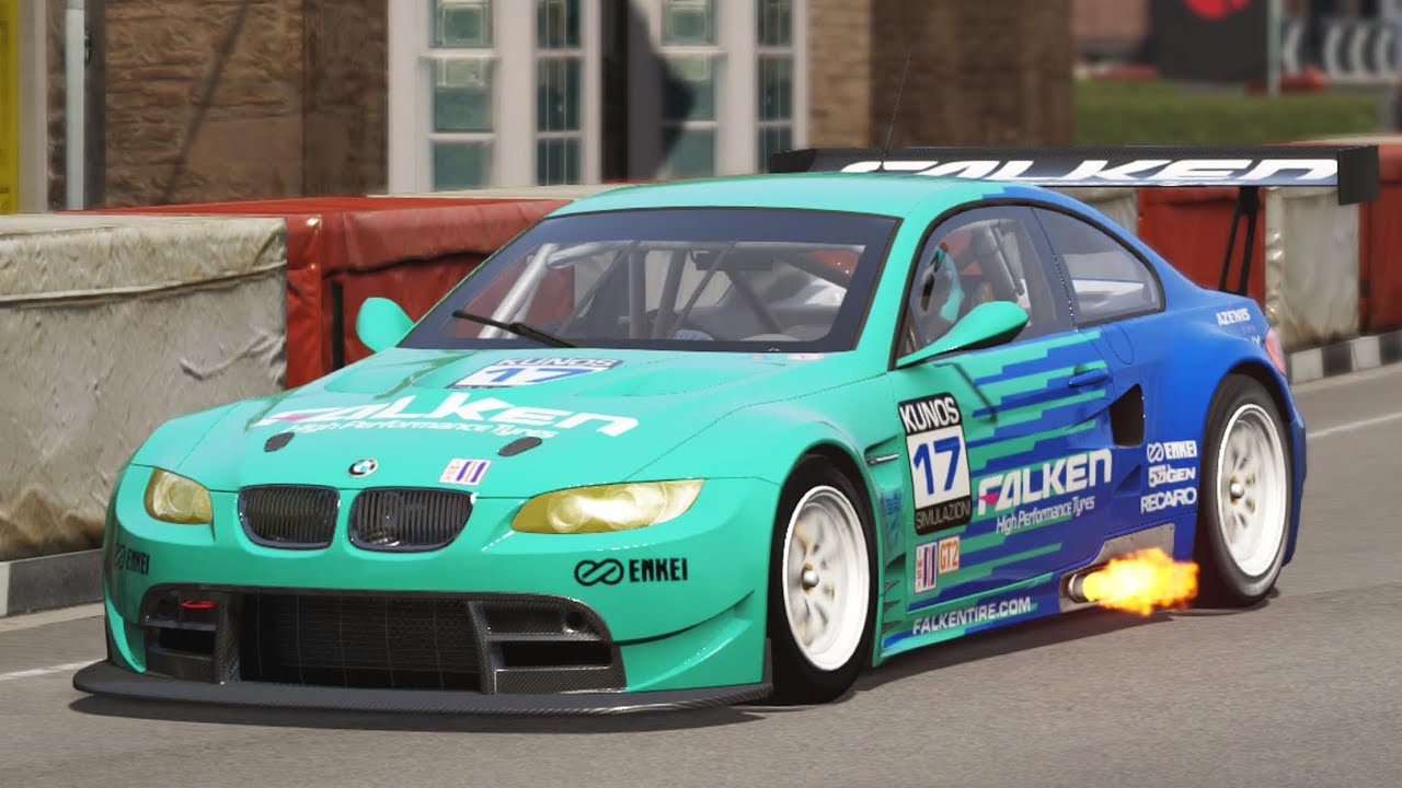 BMW M GT2 @ Highlands - YouTube
