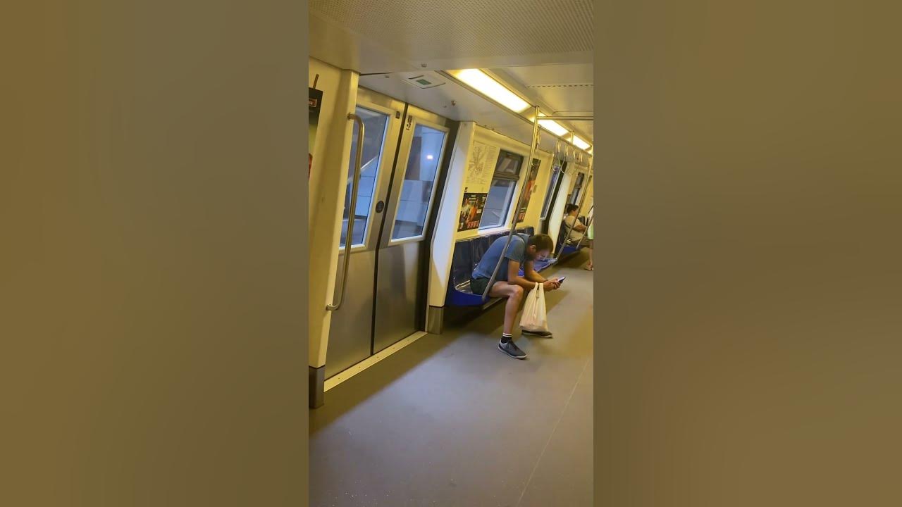 Metrou BOMBARDIER BM2 plecând din stația ROMANCIERILOR M5 - YouTube