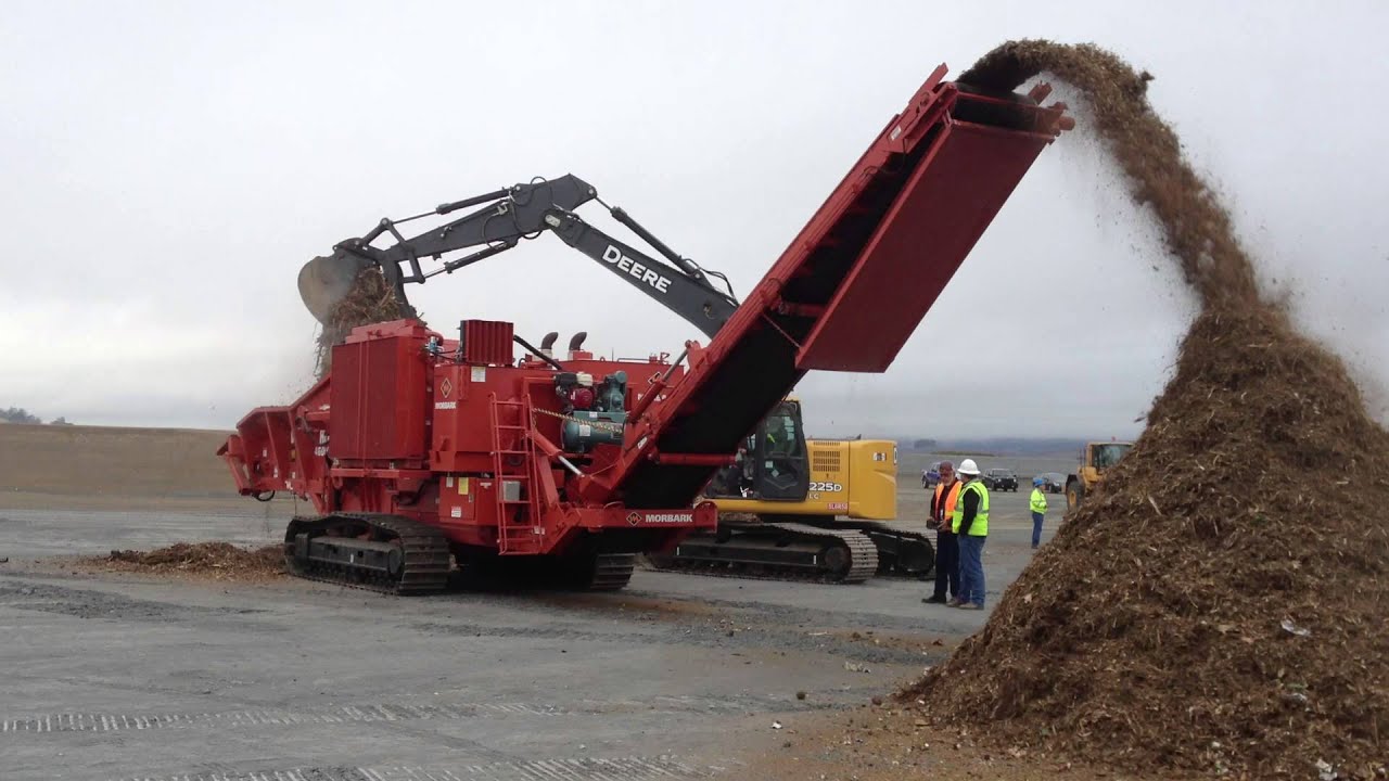 Morbark's 4600XL Wood Hog in action - YouTube