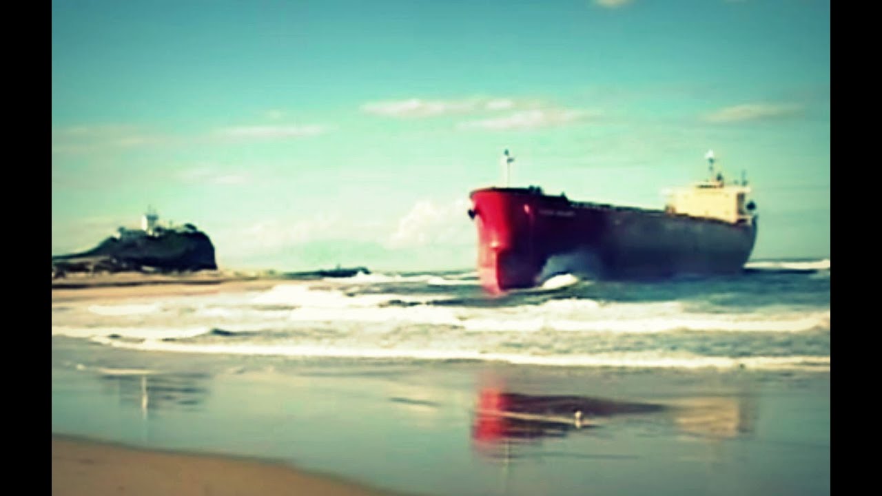 Pasha Bulker - super tanker runs aground in massive storm! UPDATE ...