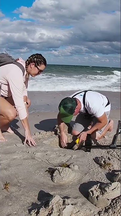 Metal detecting the treasure coast of Florida https://youtu.be/BQ7pxYEEYZU - YouTube