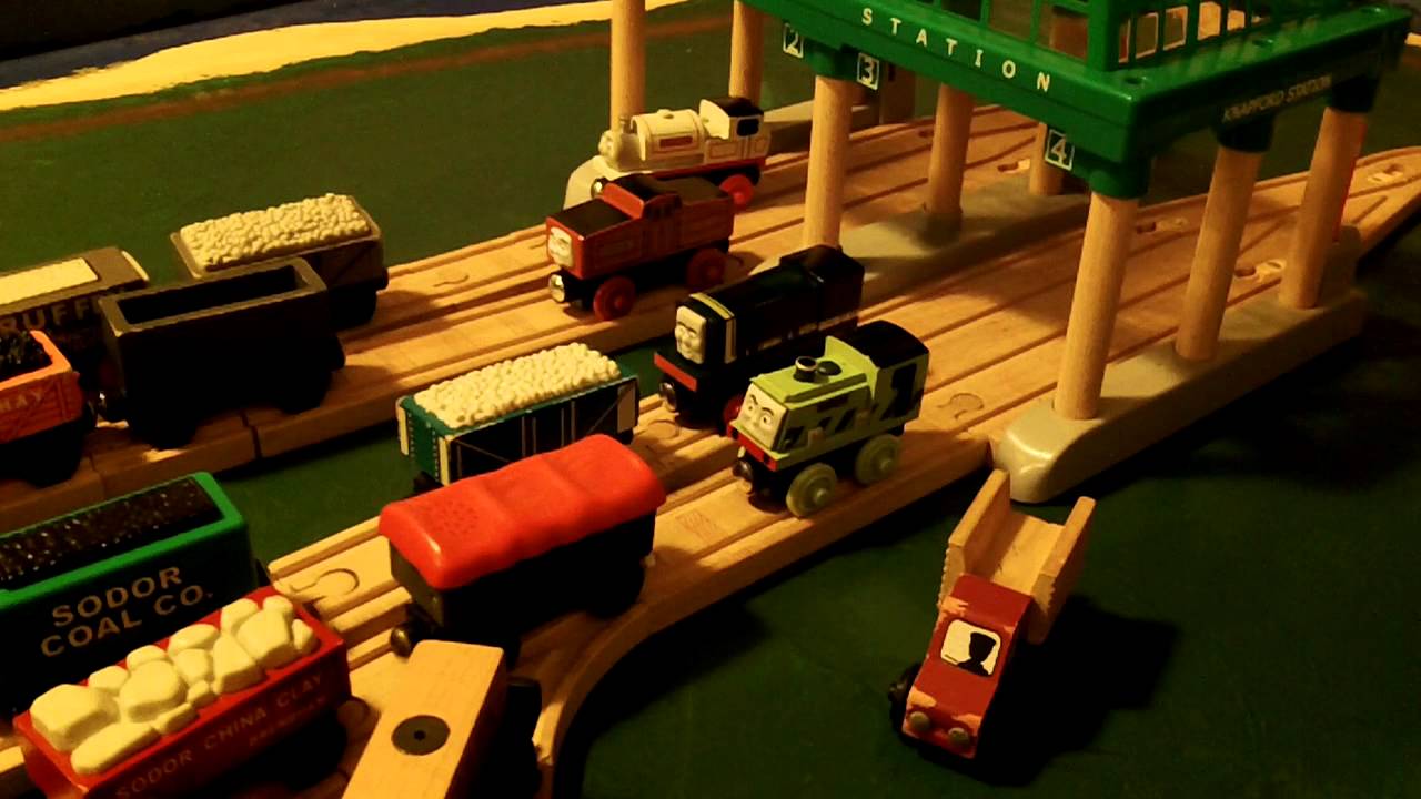 Roman's Reviews: Crosby Station Cargo Truck - YouTube