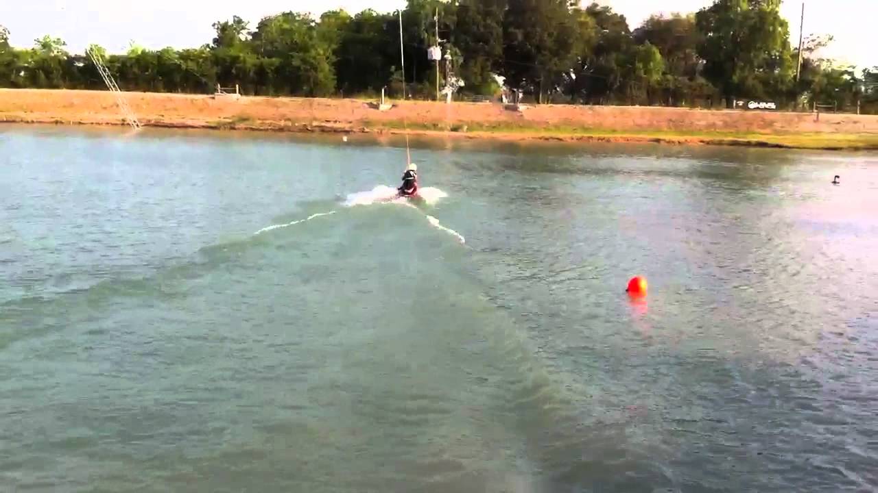 Felix kneeboarding at Wake Nation cable park in Houston - YouTube