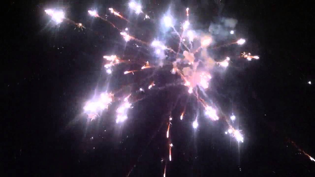 Firework "Daisy Cutter" - YouTube