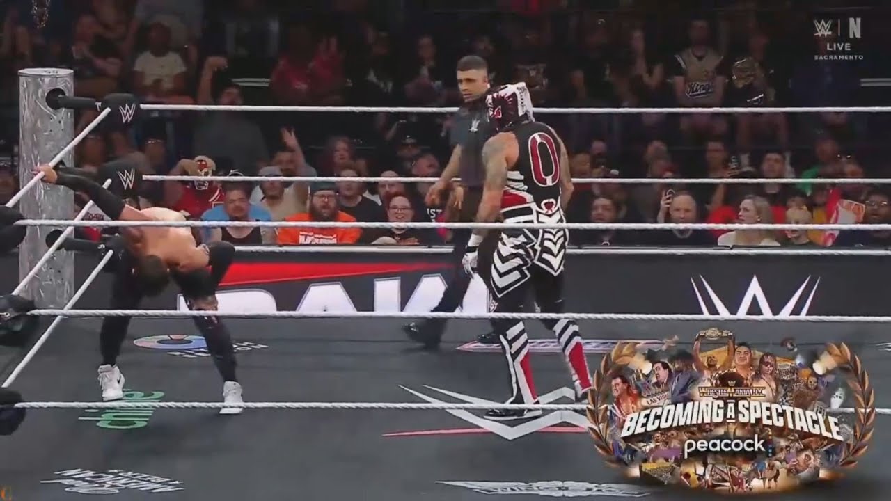 Penta Vs Finn Bálor - WWE Raw 14/04/2025 (En Español) - YouTube