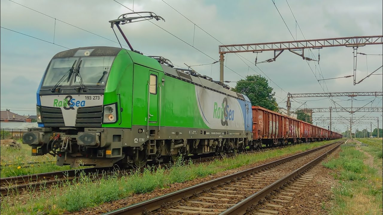 Vectron273(Rail Sea) trece prin gara Veresti - YouTube