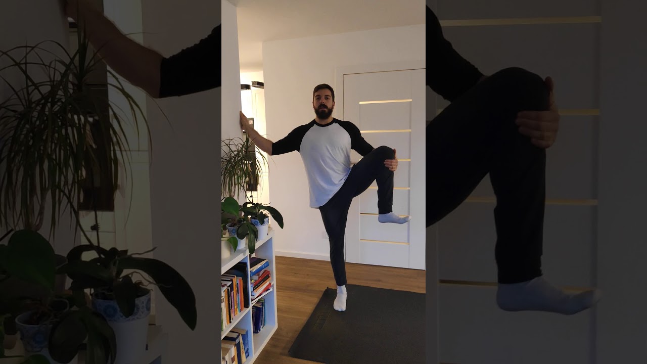 Standing Hip Raises Hold´s - YouTube