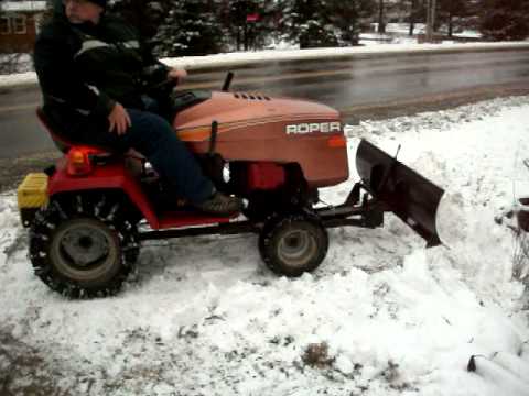 Roper gt18, pushing snow at Porters Lake - YouTube