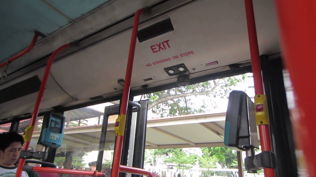 [SMRT BUSES] Mercedes Benz O405G Hispano Habit Rear Doors Closing - YouTube