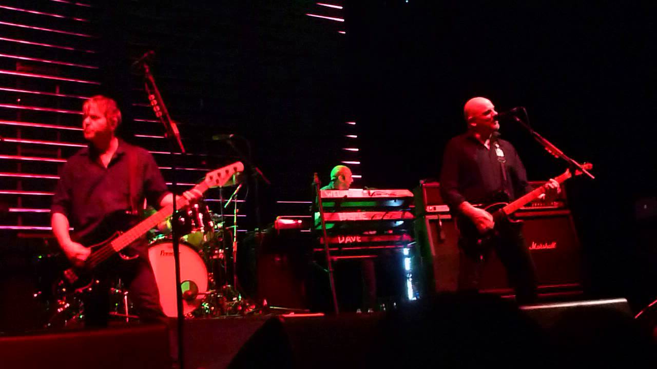 The Stranglers play Tank taken from the album Black and White at the ...