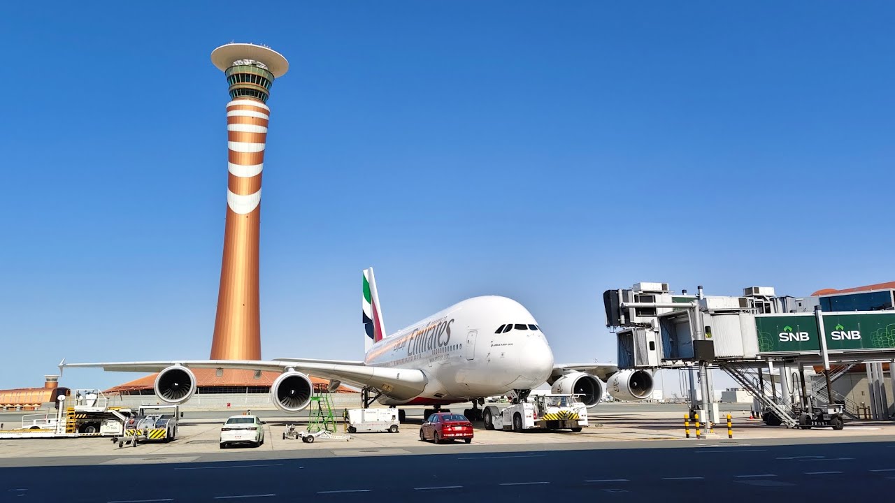 Emirates Airbus A380 at World’s Biggest ATC Tower | Jeddah Airport ...