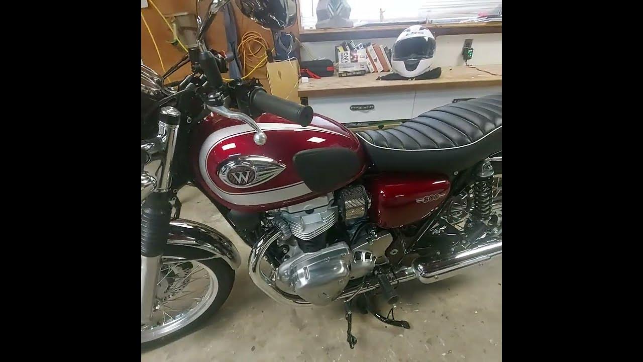 Kawasaki W800: Throttle body covers - YouTube