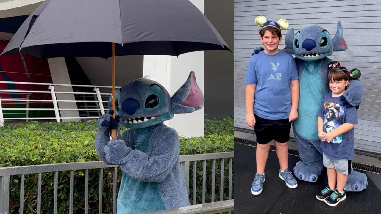 Meeting STITCH Meet & Greet in The Magic Kingdom at Disney World - YouTube